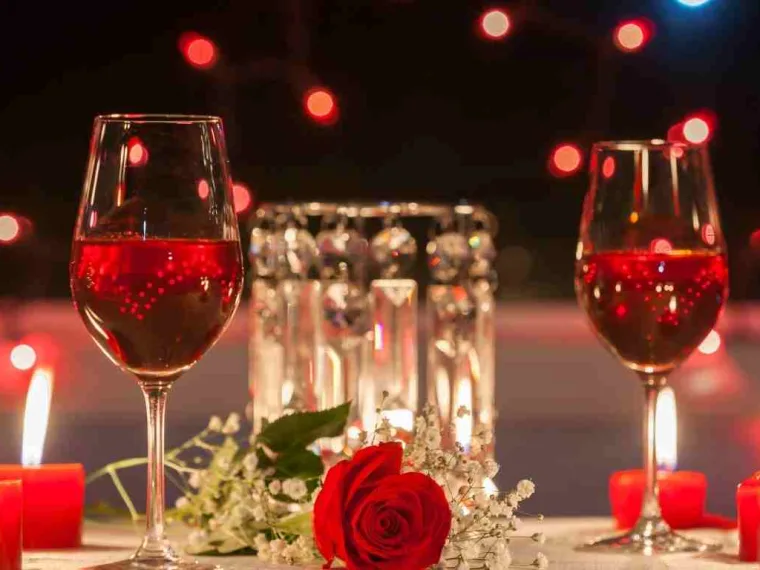 Easy DIY Valentine Table Settings for a Romantic Dinner at Home - Dodpo ...